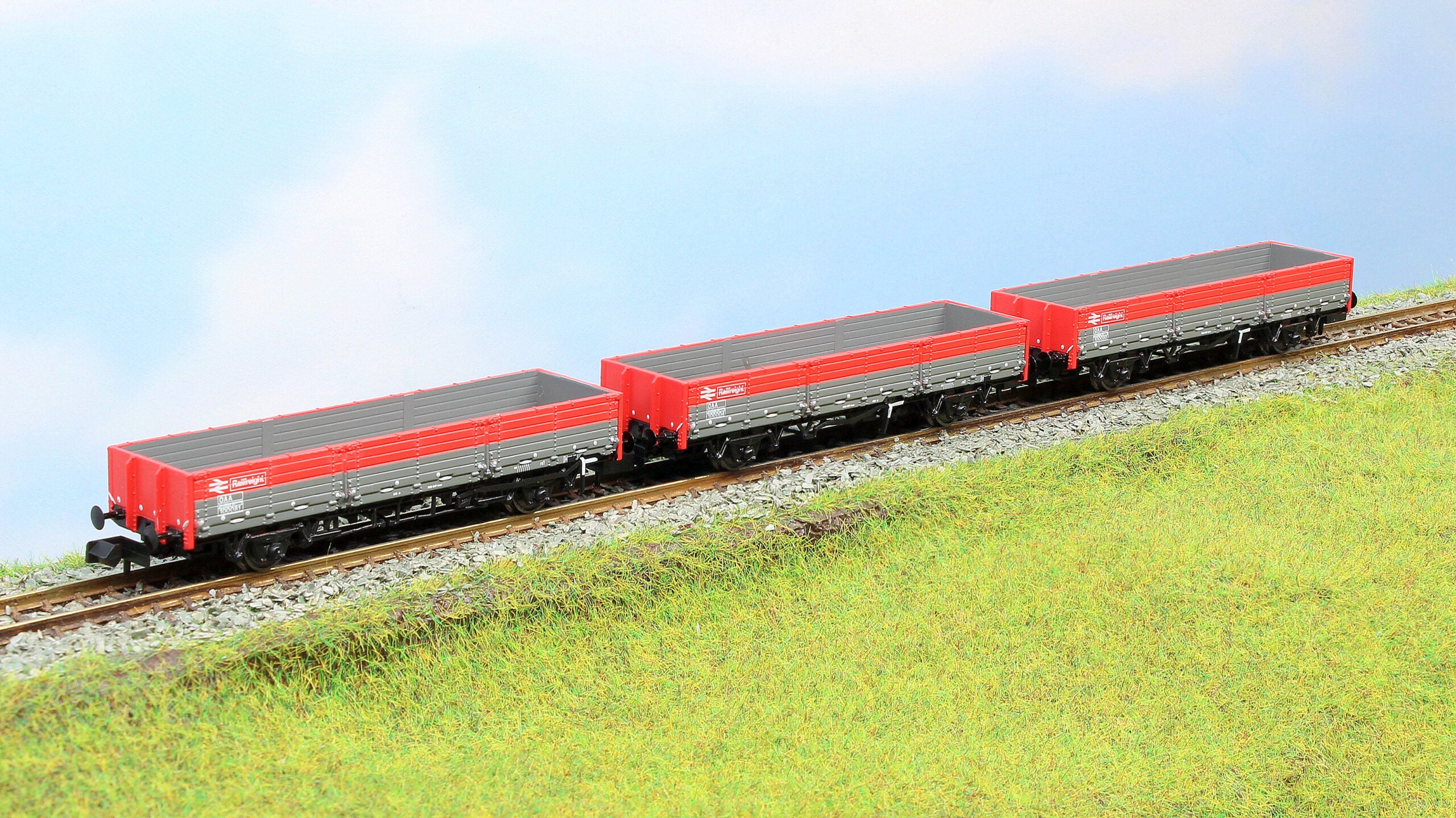 Rapido Trains 956003 - OAA Wagon Pack Railfreight (Pack 1) – Grandad's ...